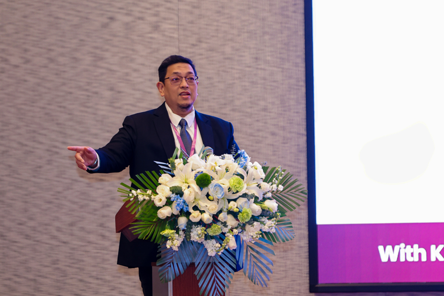 Naib Canselor UPM, Dato’ Prof. Dr. Ahmad Farhan Mohd Sadullah, dalam ...